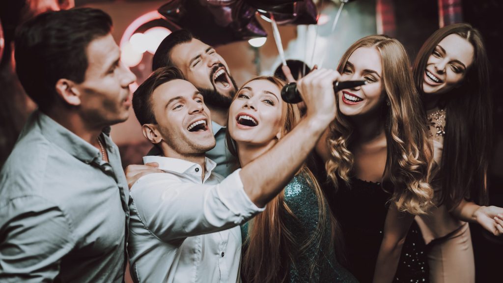 4 Tips on Employee Motivation and Communication Solutions.